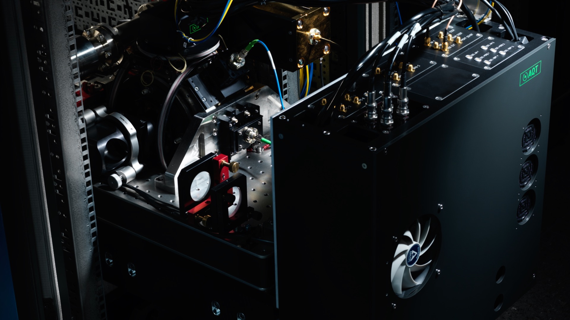 AQT entwickelt hochmodernen Quantencomputer - Tirol TODAY | Tirol TV