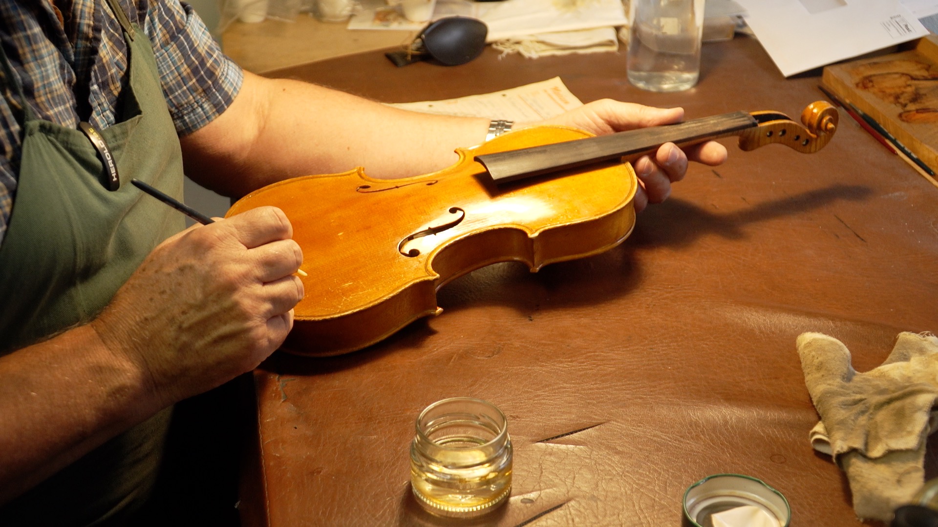 Zu Besuch beim Geigenbauer - Tirol TODAY | Tirol TV